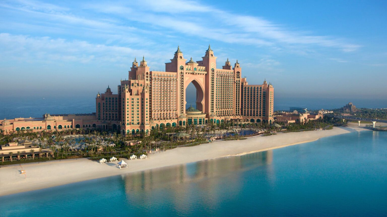 Dubai’s Most Glamorous Resorts | Dream with Luxury Escapes